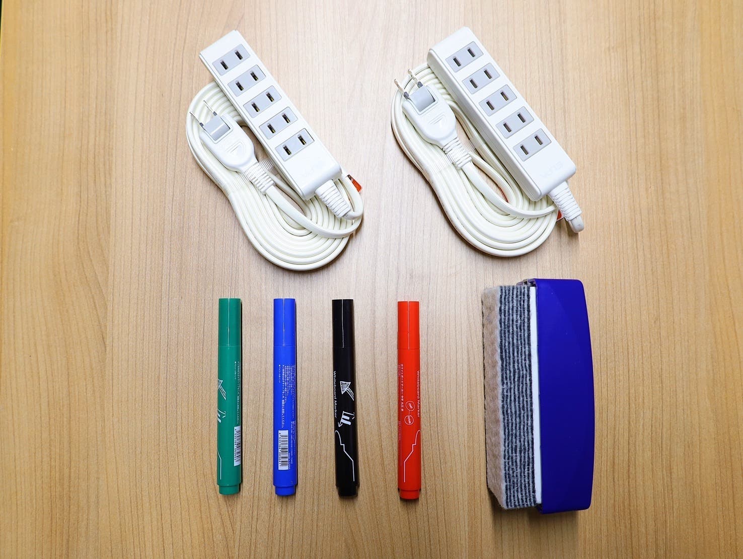 【神田駅1分！8名利用可！】綺麗な室内！WiFi・プロジェクター・ホワイトボード全て無料！ふれあい貸し会議室 神田Aの写真14