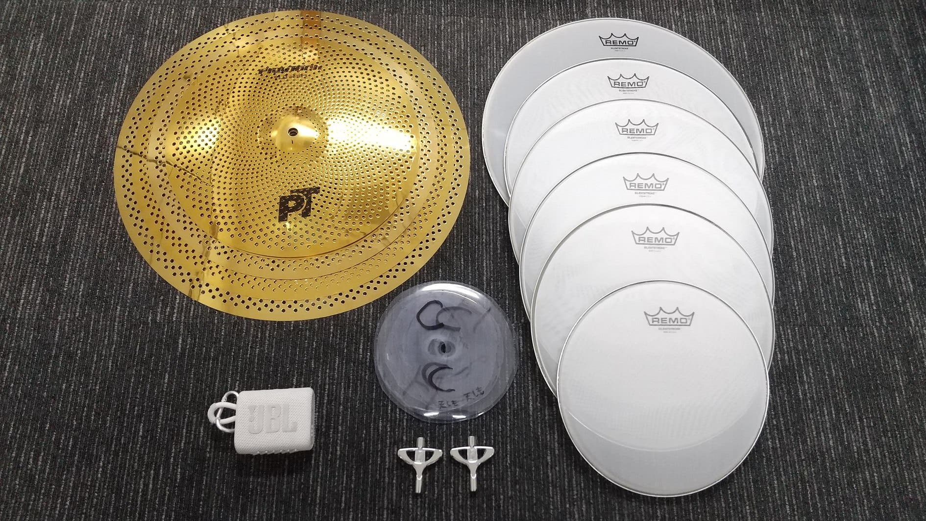 大阪・梅田周辺の高層ビル群をバックにした都会的なシーン撮影に最適なロケーション！の写真15