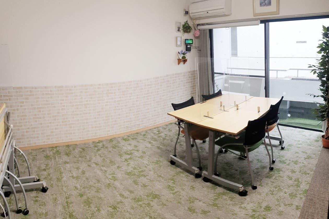 【吉祥寺2分・飛沫対策アクリル板】✨角部屋😆温水便座👞土足可・ホワイトボード２台・プロジェクター・椅子16脚・無人貸し会議室48の写真5