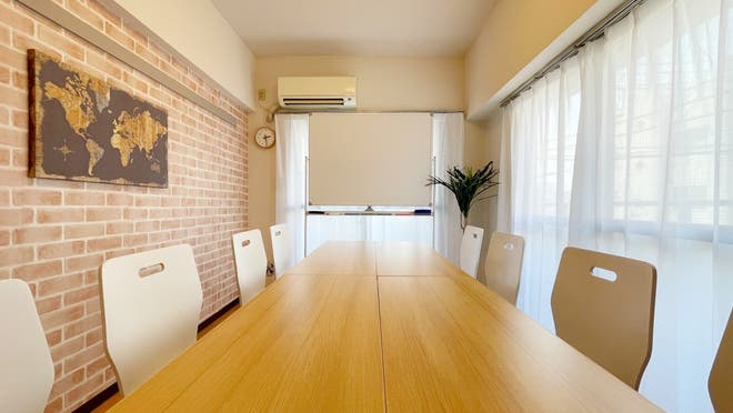 【三島駅4分!12名利用可!】綺麗な室内!WiFi・ホワイトボード全て無料!貸会議室ユニエル三島Aの写真1