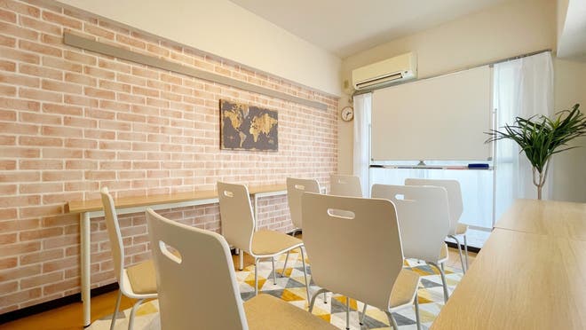 【三島駅4分!12名利用可!】綺麗な室内!WiFi・ホワイトボード全て無料!貸会議室ユニエル三島Aの写真5