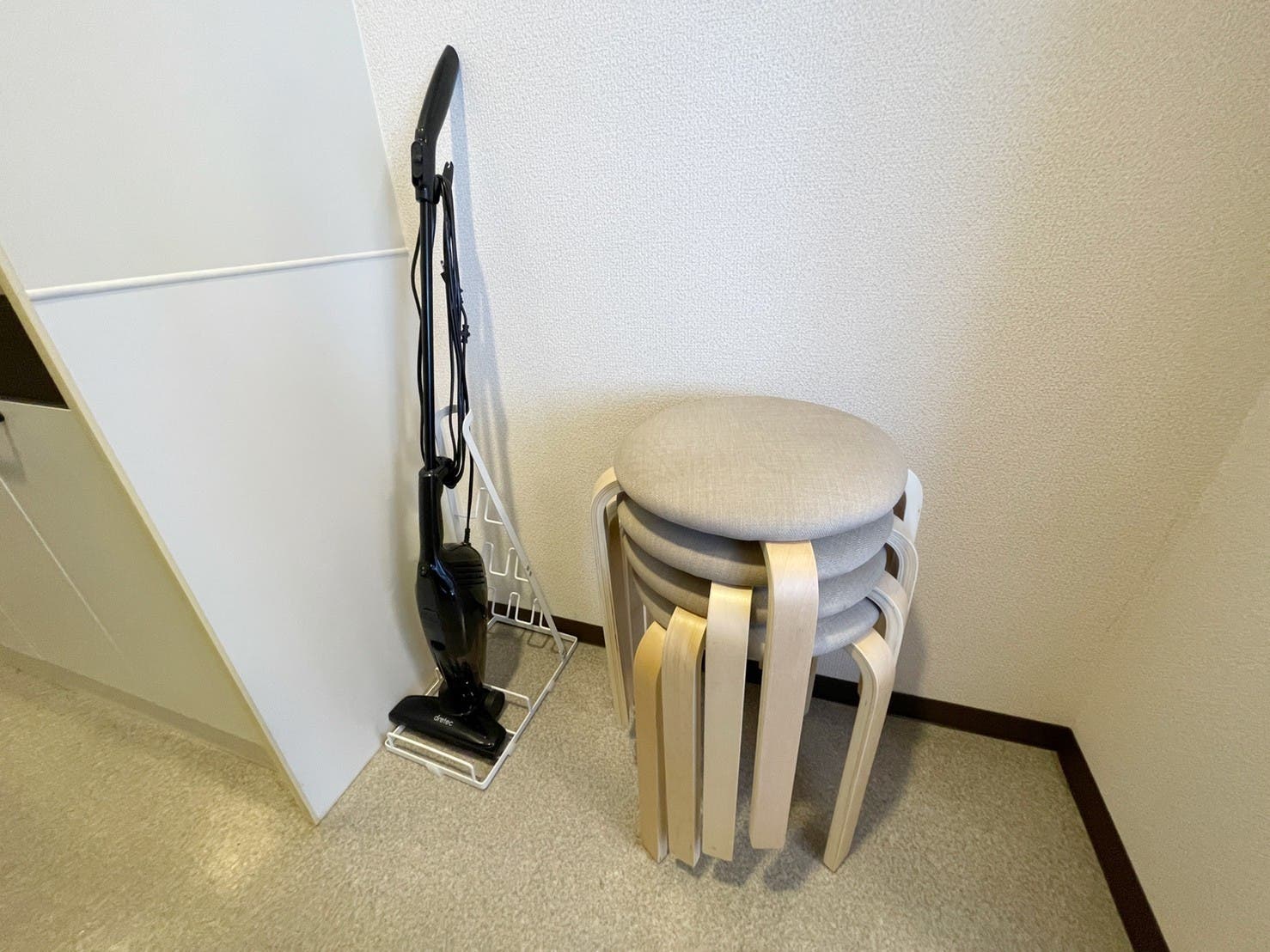 【三島駅4分！12名利用可！】綺麗な室内！WiFi・ホワイトボード全て無料！貸会議室ユニエル三島Aの写真7