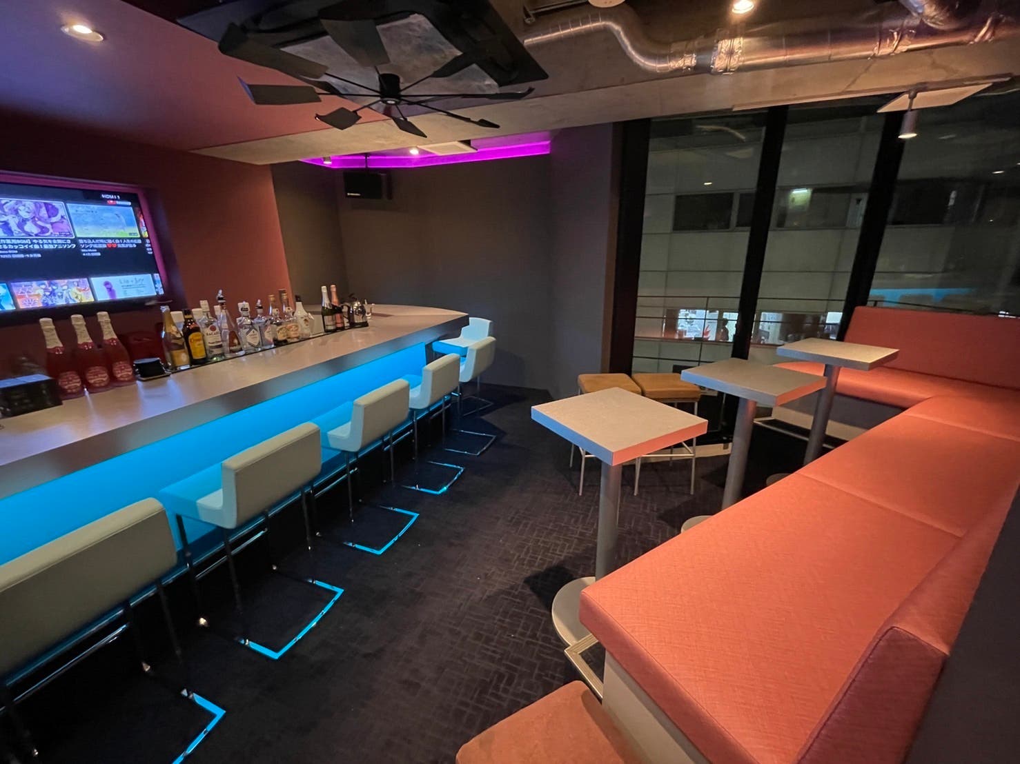 恵比寿駅近カラオケ有り！スタイリッシュなBARでオフ会やパーティーに♪の写真2