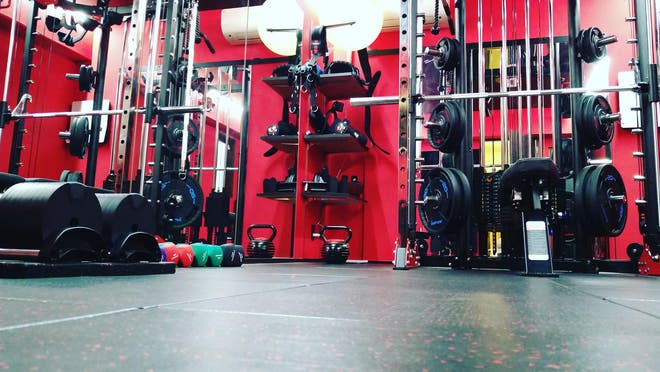 船橋駅すぐ完全個室レンタルジムの写真1