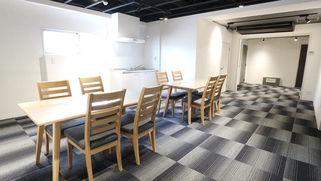 ライブ配信/テレワーク/Web会議/無料Wi-Fi完備/撮影用リングライト有/完全個室/2人掛けソファー【305号室】の写真4