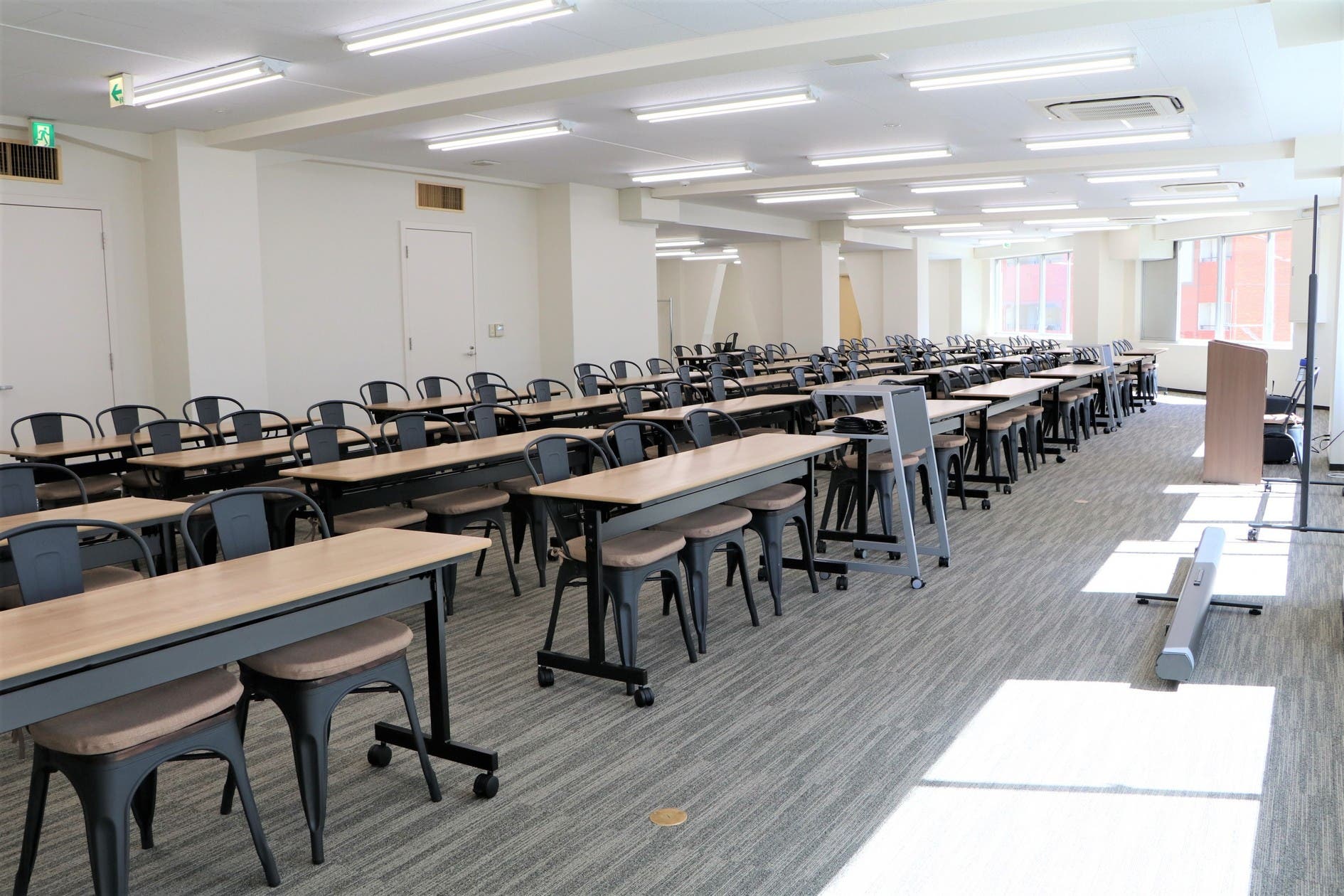 会議室【 蒲田駅 3分】オプション料金0円で設備・備品使い放題♪WiFi無料！清掃・消毒で衛生面も安心♥便利な駅近の写真3