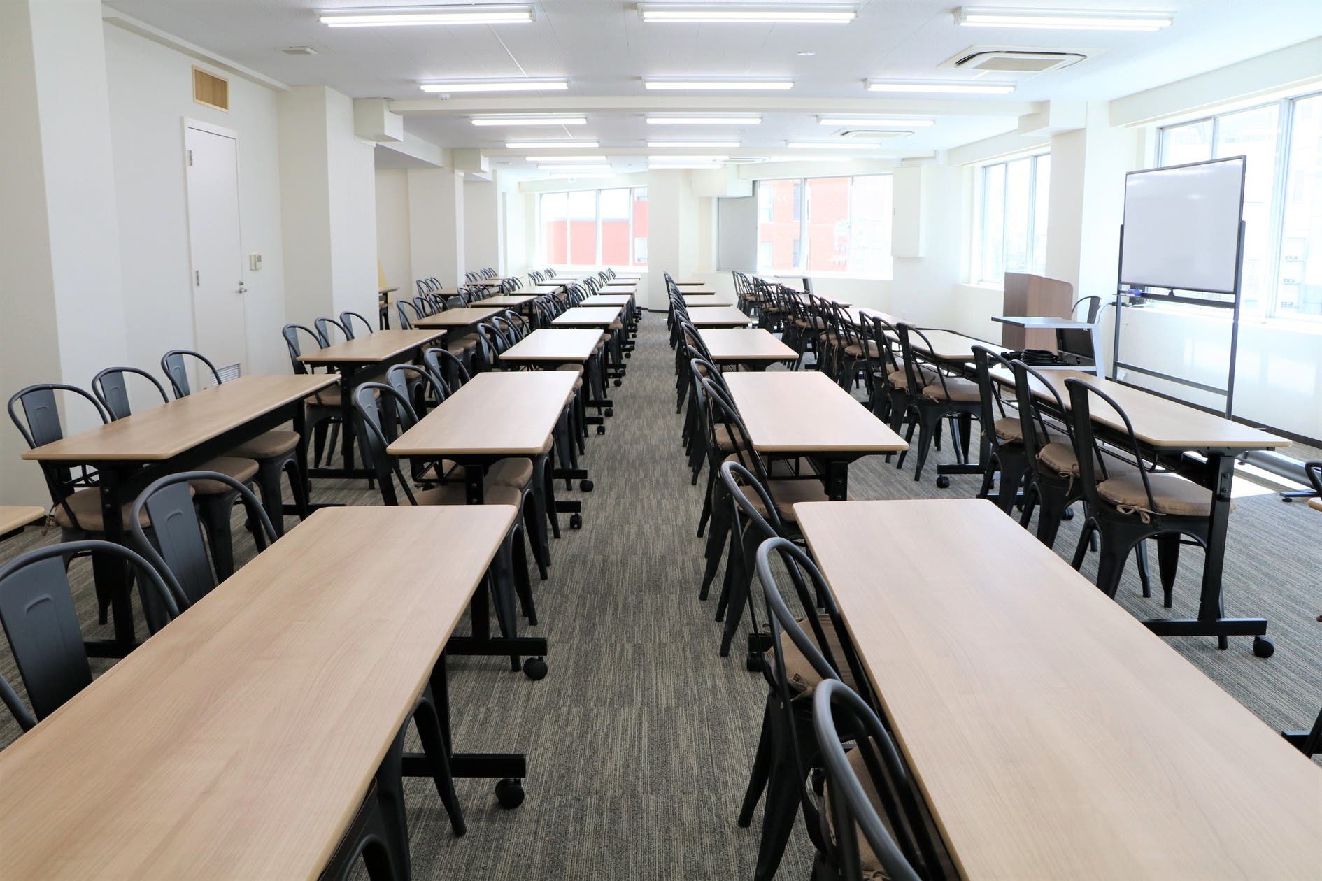 会議室【 蒲田駅 3分】オプション料金0円で設備・備品使い放題♪WiFi無料！清掃・消毒で衛生面も安心♥便利な駅近の写真4