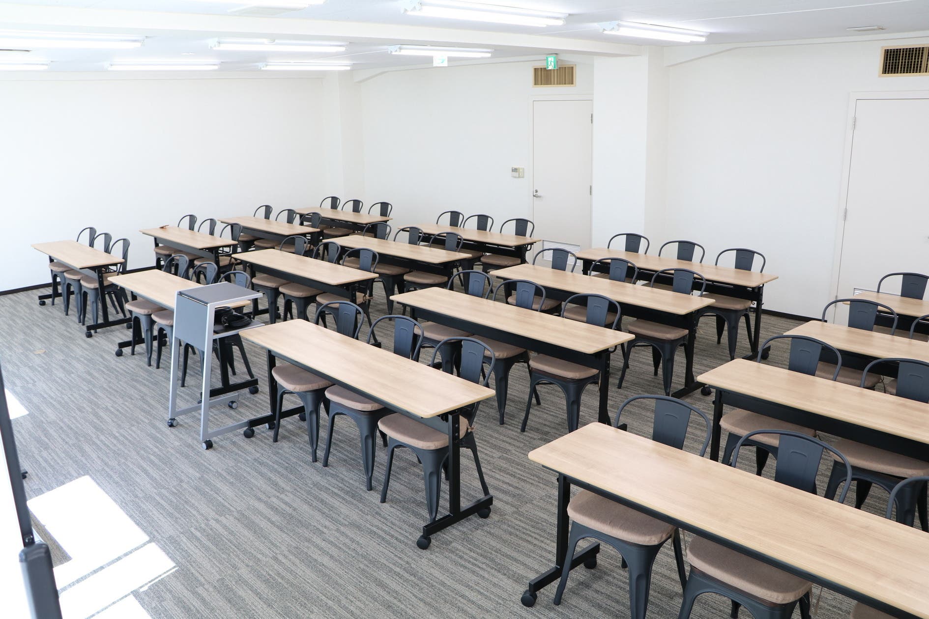 会議室【 蒲田駅 3分】オプション料金0円で設備・備品使い放題♪WiFi無料！清掃・消毒で衛生面も安心♥便利な駅近の写真9