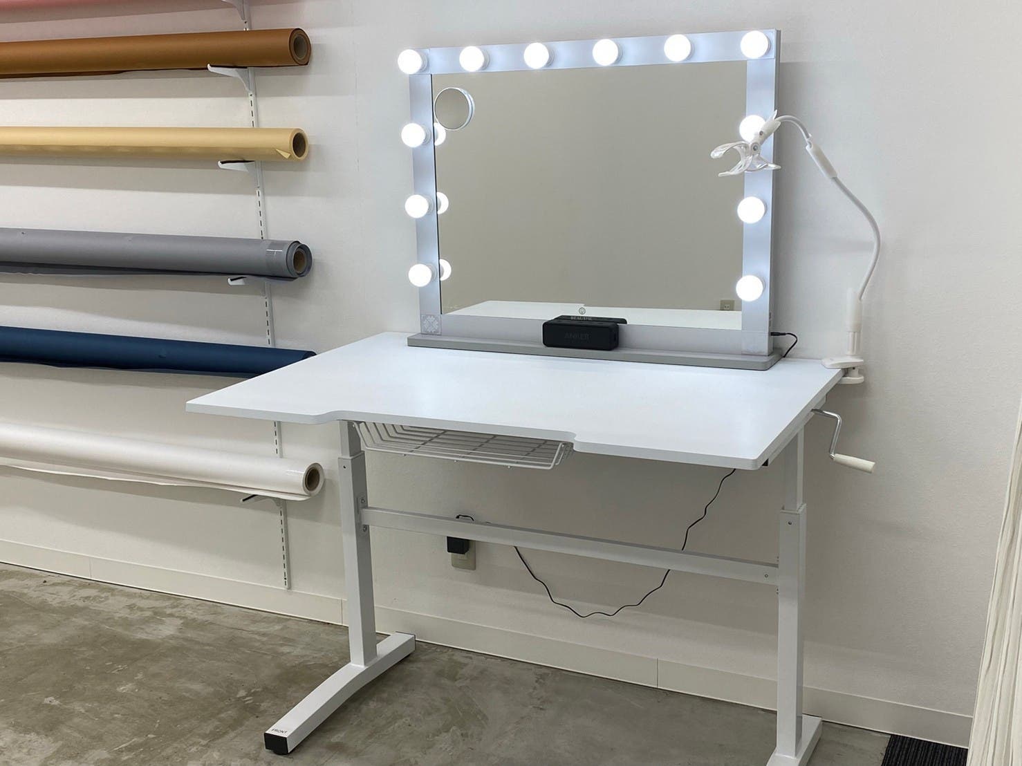 【西小倉駅から徒歩3分】＜撮影設備の整ったマルチスタジオ＞24H　撮影機材完備/メイク台/更衣室/完全個室/背景紙/小倉の写真9