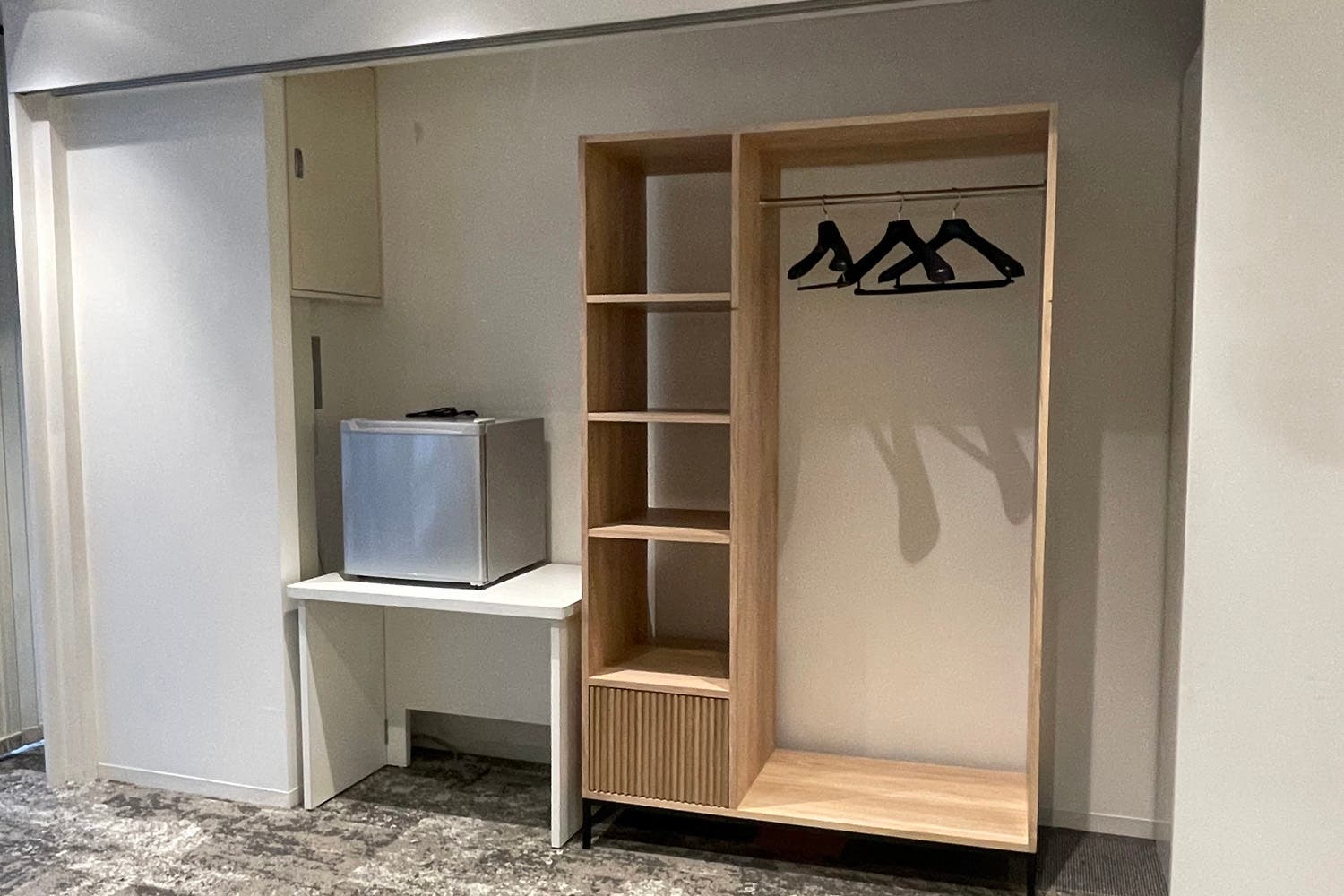 薬院のビンテージマンション「KYOYA薬院ビル」２階にあるレンタルルームⅡです。の写真8