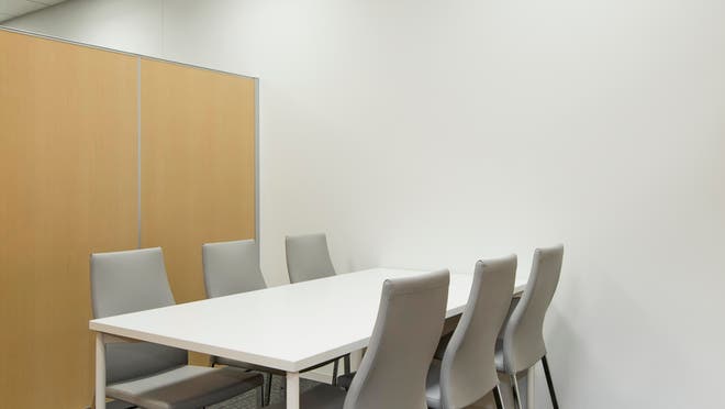 ⭐️【6名会議室】⭐️川崎駅から徒歩2分のタワービル!スタッフ常駐のため安心してご利用いただけます!✨Wi-Fi有りの写真2