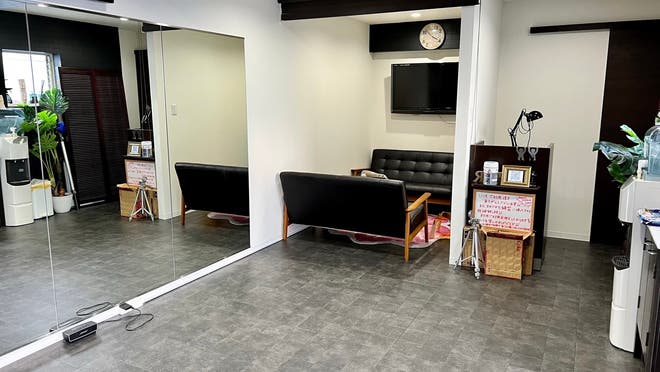 町田市木曽東にある大型ミラー設置のレンタルスペースの写真4