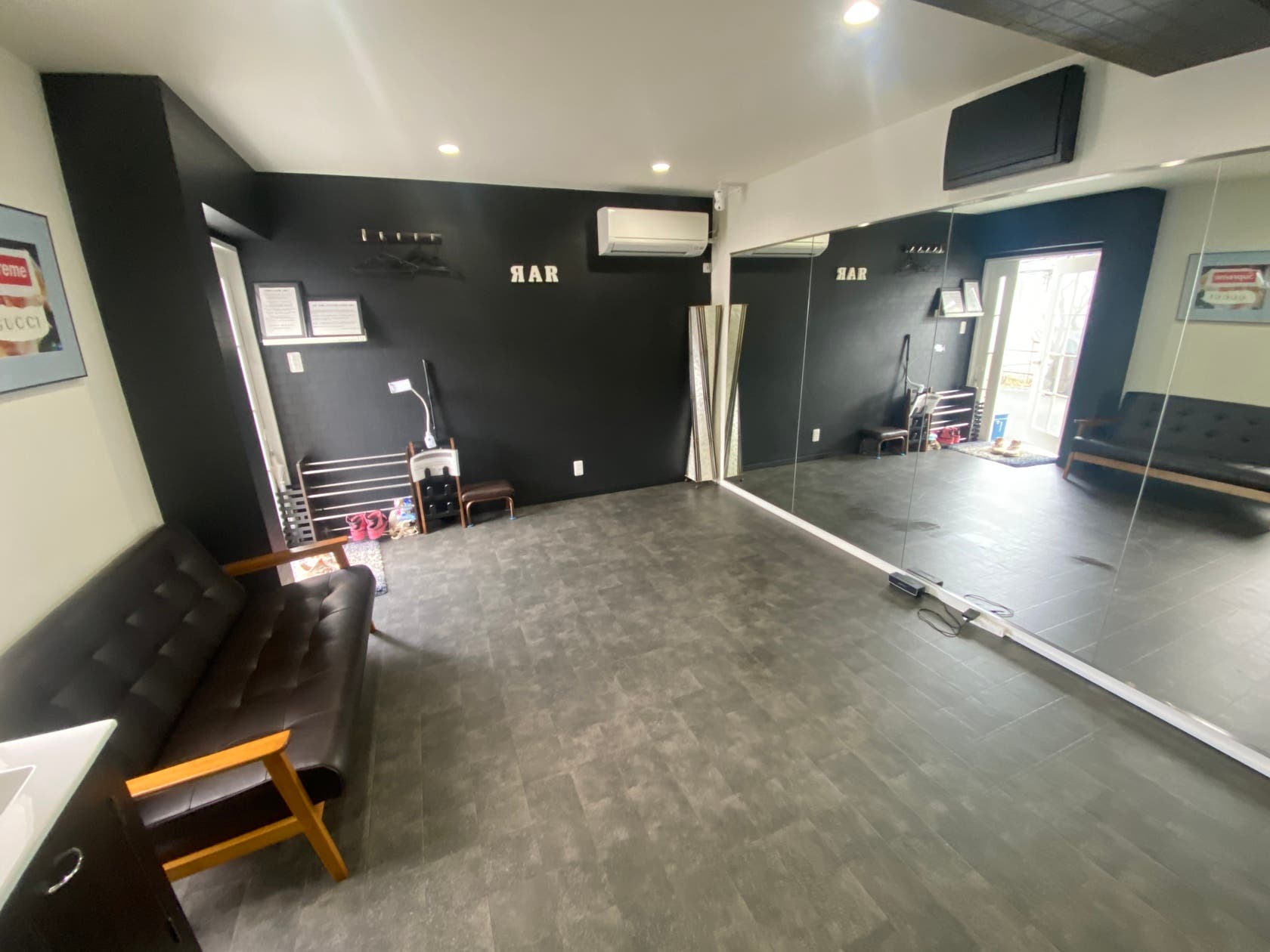 町田市木曽東にある大型ミラー設置のレンタルスペースの写真12