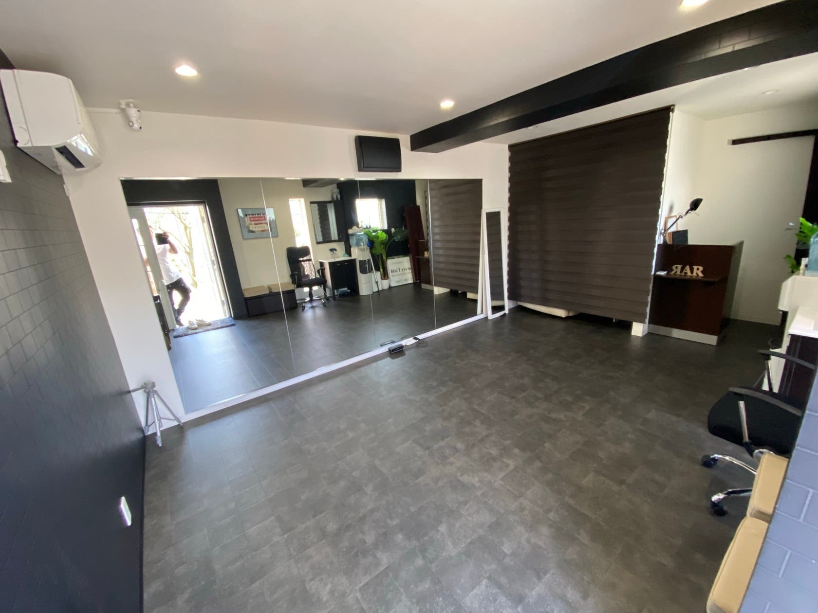 町田市木曽東にある大型ミラー設置のレンタルスペースの写真24