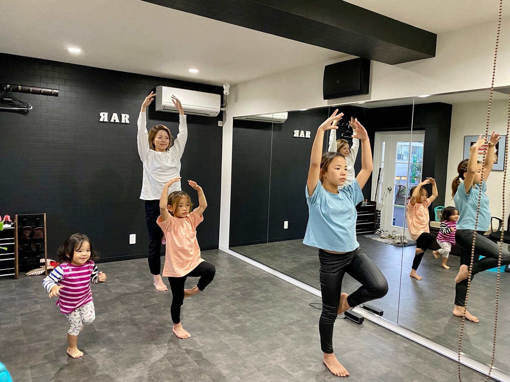 町田市木曽東にある大型ミラー設置のレンタルスペースの写真26