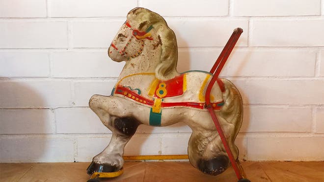 白い暖炉やトイピアノがあるレンガ白壁のかわいいコテージ。撮影に。の写真6