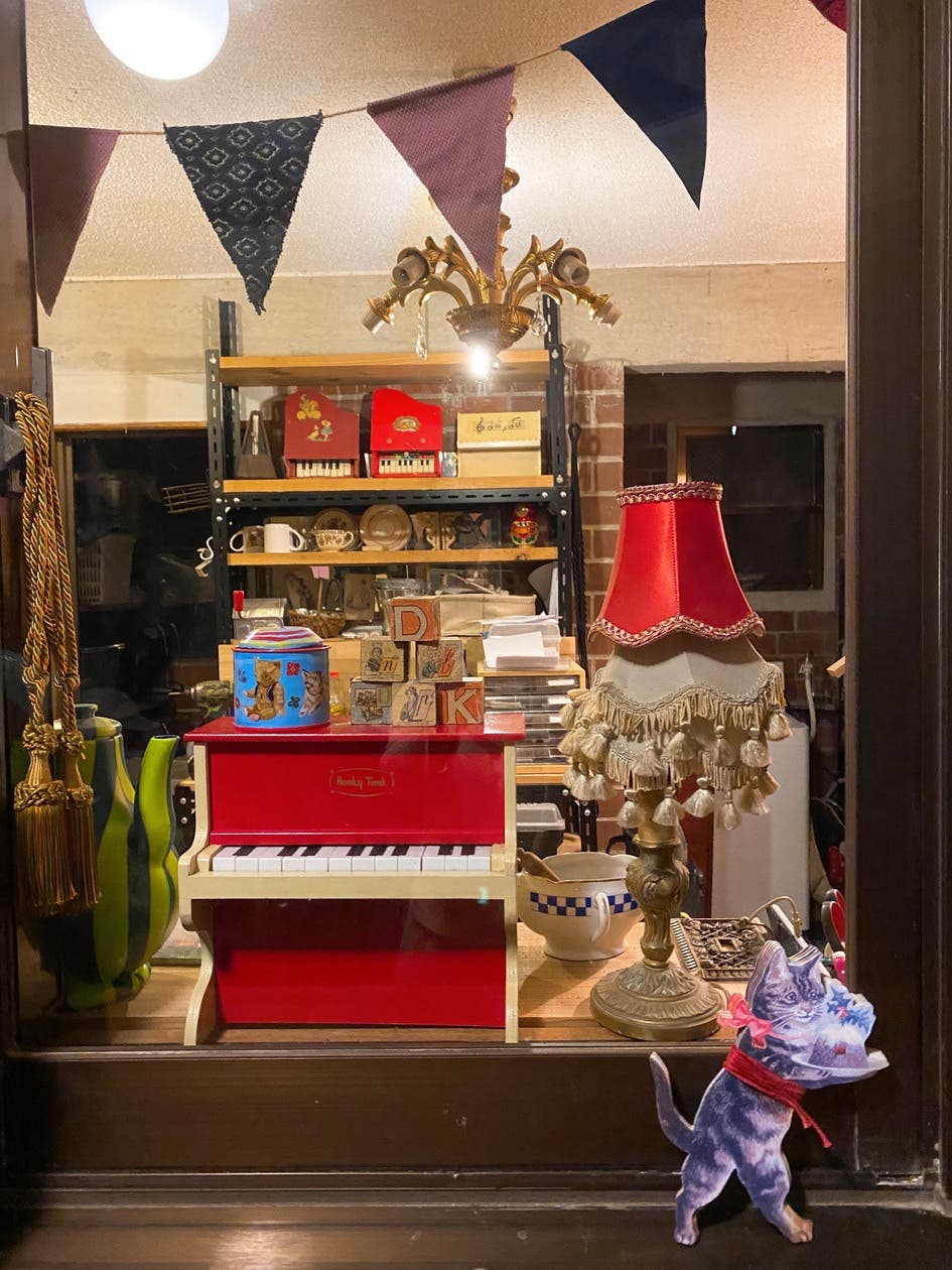 白い暖炉やトイピアノがあるレンガ白壁のかわいいコテージ。撮影に。の写真12