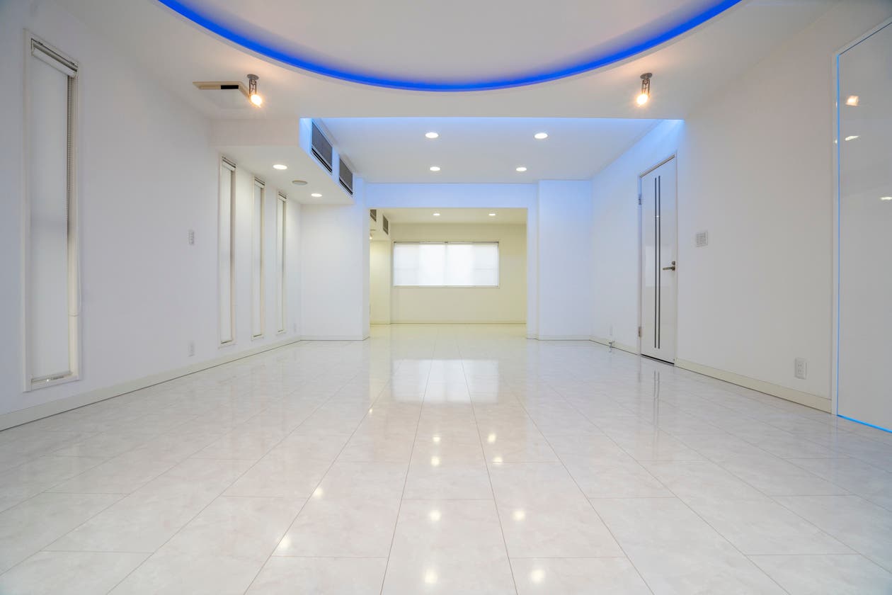 【上質空間】名古屋の熱田にOPEN！自然光で白壁白床の上品な空間・青色LEDで暗闇も雰囲気満点！空調万全！撮影・ヨガ・習い事などの写真4