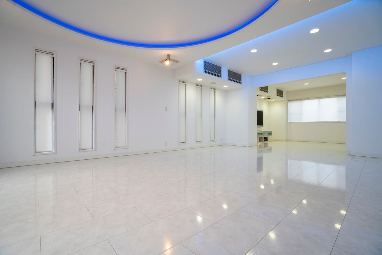 【上質空間】名古屋の熱田にOPEN！自然光で白壁白床の上品な空間・青色LEDで暗闇も雰囲気満点！空調万全！撮影・ヨガ・習い事などの写真5