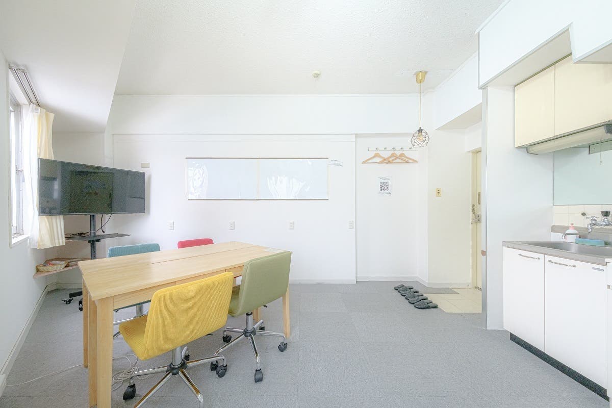 ＜カラフル会議室🌈札幌駅前＞【室内動画あり】⭐️ｲﾝﾎﾞｲｽ対応⭐️自然光 ⭐️広く(20㎡)明るい(南向窓)⭐️札幌駅を一望の写真8