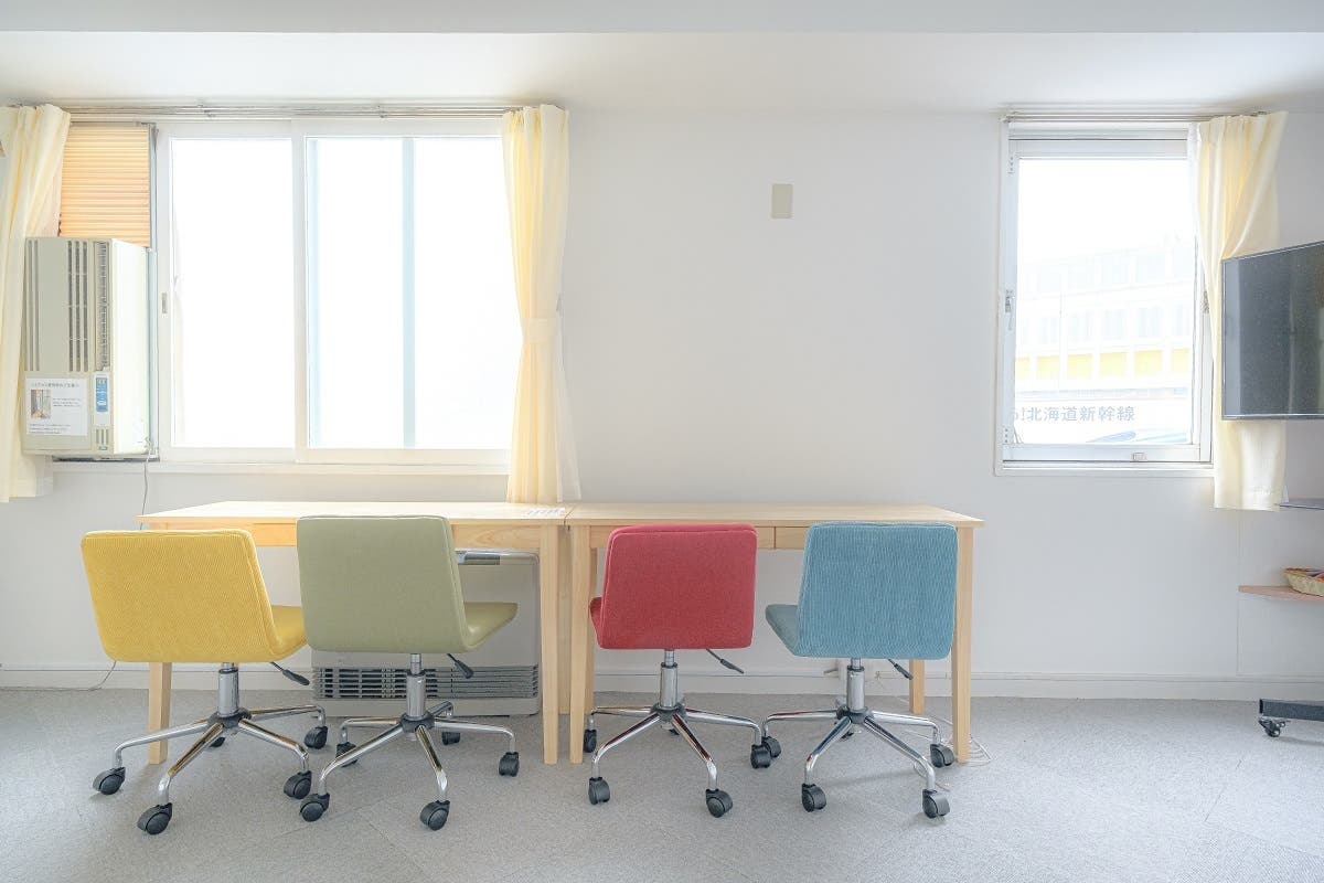 ＜カラフル会議室🌈札幌駅前＞【室内動画あり】⭐️ｲﾝﾎﾞｲｽ対応⭐️自然光 ⭐️広く(20㎡)明るい(南向窓)⭐️札幌駅を一望の写真10