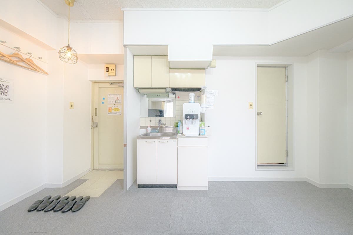 ＜カラフル会議室🌈札幌駅前＞【室内動画あり】⭐️ｲﾝﾎﾞｲｽ対応⭐️自然光 ⭐️広く(20㎡)明るい(南向窓)⭐️札幌駅を一望の写真12