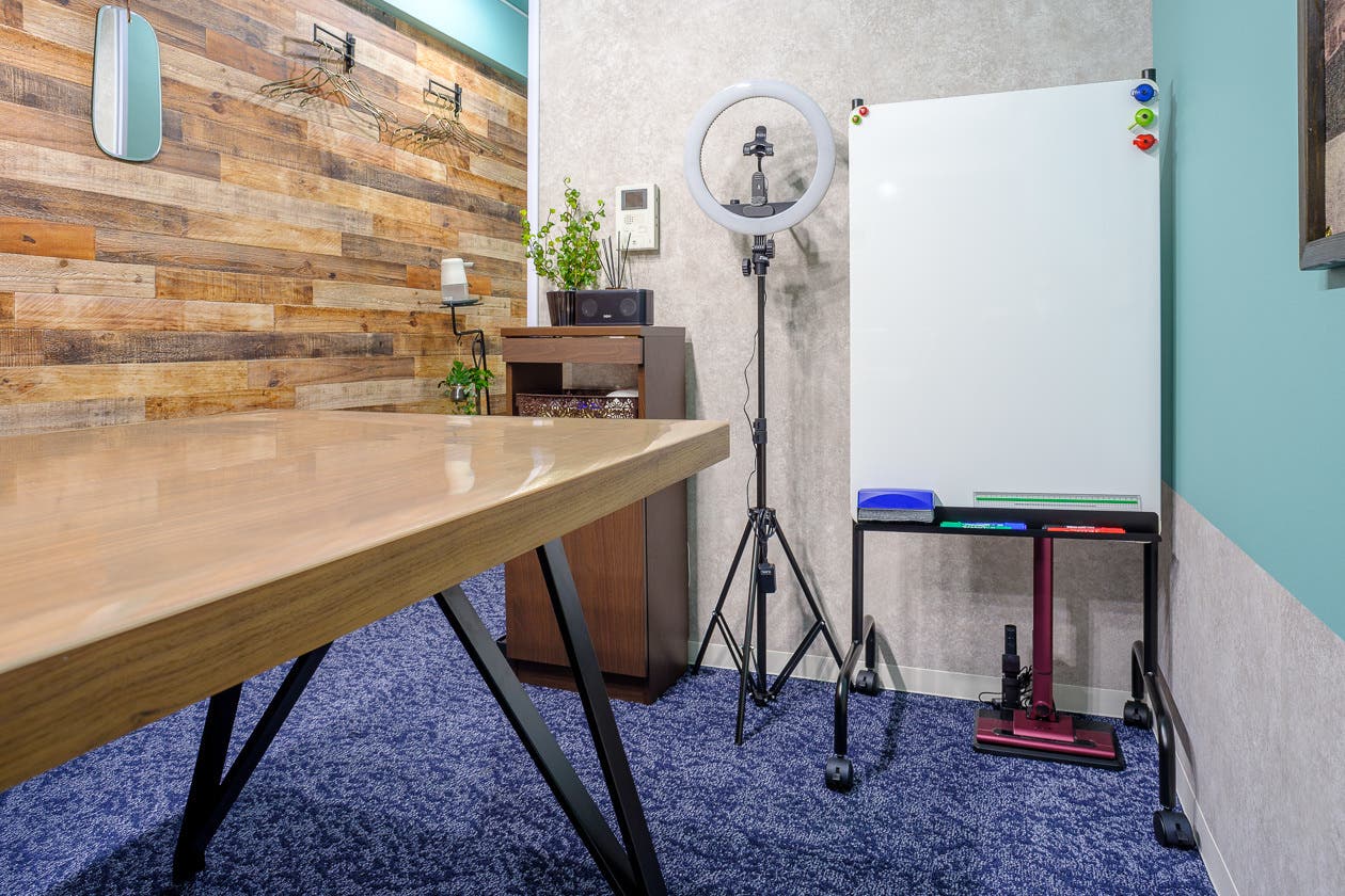 【BLUE eeSa】ﾌﾞﾙｰｲｰｻ 新宿1分/Ｄ5番/新宿西口20秒 /Web会議/ボードゲーム/YouTube撮影/TV観戦の写真9