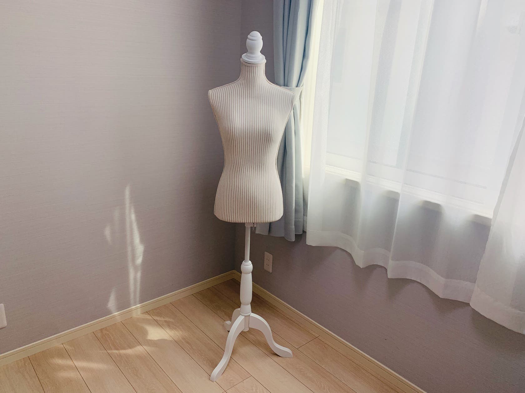 都立大学駅間近、線路沿い徒歩３分の新築完全個室のワーキングスペース貸し会議室6名利用可の写真9