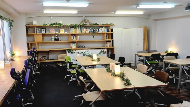 【駅前】1名OK!最大50名/カフェのようなくつろぎコワーキングスペース会議室(セミナー・研修・勉強会)大阪市北区/梅田/南森町の写真5