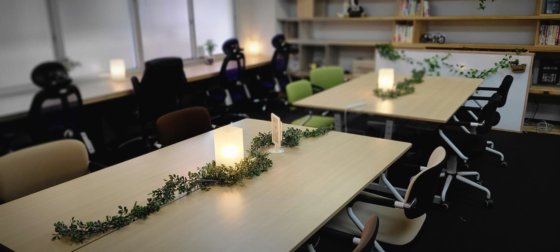 【駅前】1名OK!最大50名/カフェのようなくつろぎコワーキングスペース会議室(セミナー・研修・勉強会)大阪市北区/梅田/南森町の写真6