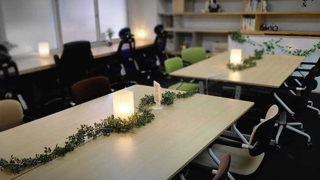 【駅前】1名OK!最大50名/カフェのようなくつろぎコワーキングスペース会議室(セミナー・研修・勉強会)大阪市北区/梅田/南森町の写真6