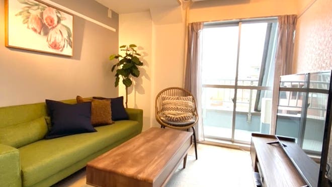 少人数でまったり♪最上階角部屋🌃デート/映画鑑賞/女子会/会議✨超好立地🚃50インチ大型📺Fire TV〈ナチュラ八王子駅前〉の写真1