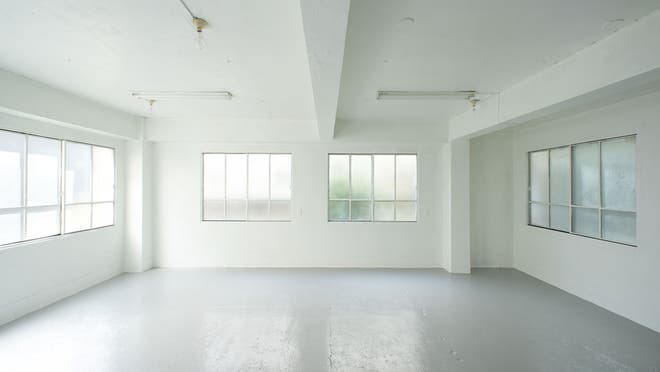 目黒 五反田 不動前 白ペンキ仕上げ 大判ペルシャ絨毯 格安プランあり ハウススタジオの写真2