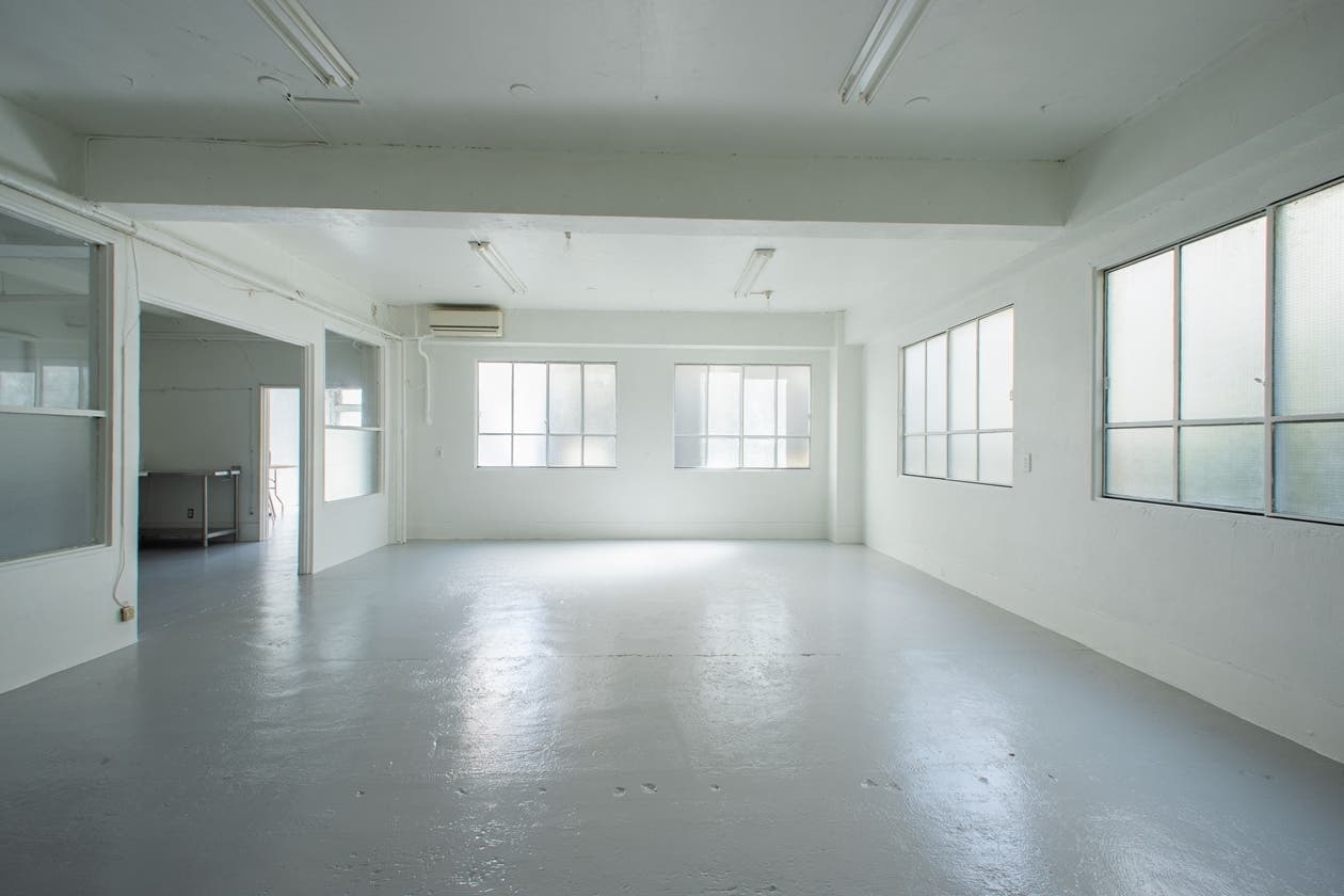 目黒 五反田 不動前 白ペンキ仕上げ  大判ペルシャ絨毯 格安プランあり　ハウススタジオの写真6