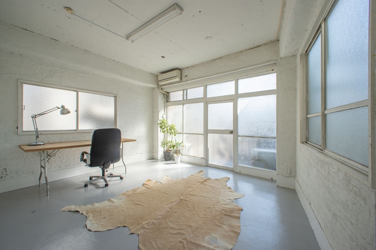 目黒 五反田 不動前 白ペンキ仕上げ  大判ペルシャ絨毯 格安プランあり　ハウススタジオの写真10