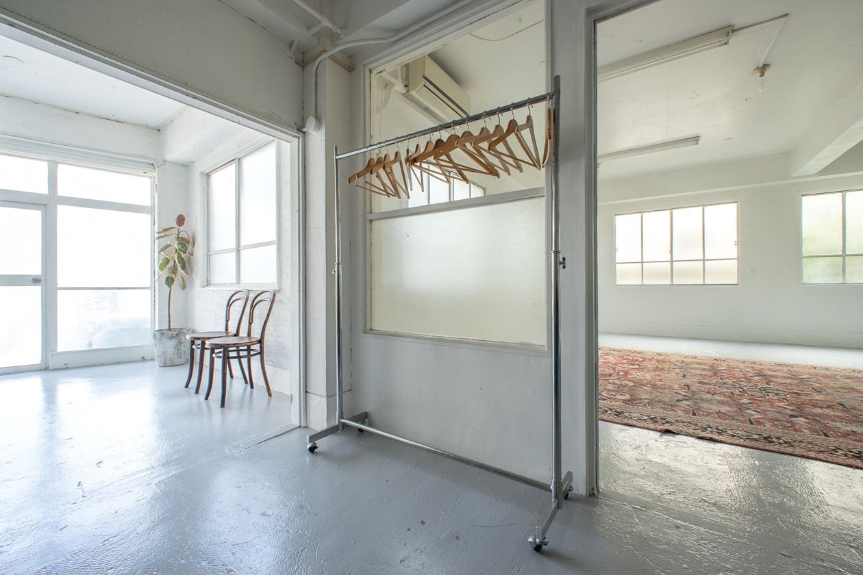 目黒 五反田 不動前 白ペンキ仕上げ  大判ペルシャ絨毯 格安プランあり　ハウススタジオの写真12