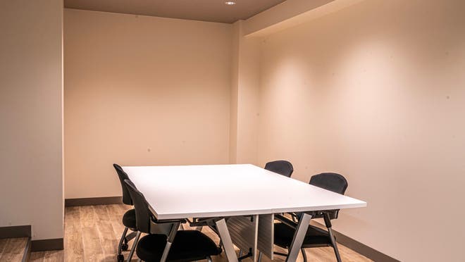 【銀座5分・新橋7分】最大収容198名✨銀座で“特別な会議”が叶う大型会場|控え室あり✨研修・試験・講演会・懇親会に|N201の写真6