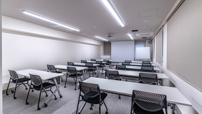【銀座5分・新橋7分】最大収容人数30名の会議室|プロジェクター完備✨研修・面接・商談・勉強会に|N403の写真4