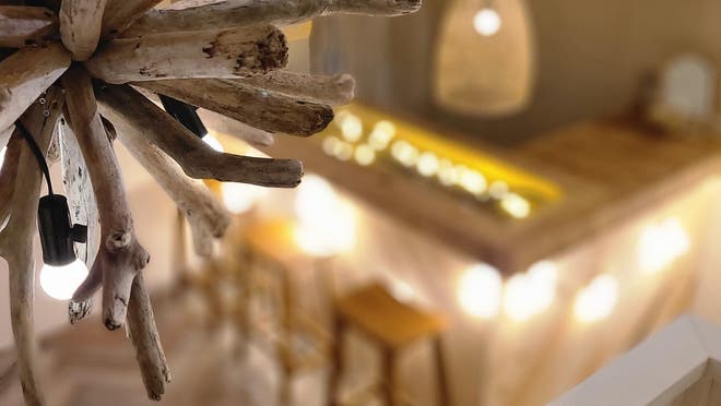 こじんまりとしたお洒落なLoungeの利用が可能。JR総武線 下総中山 徒歩5分の写真4