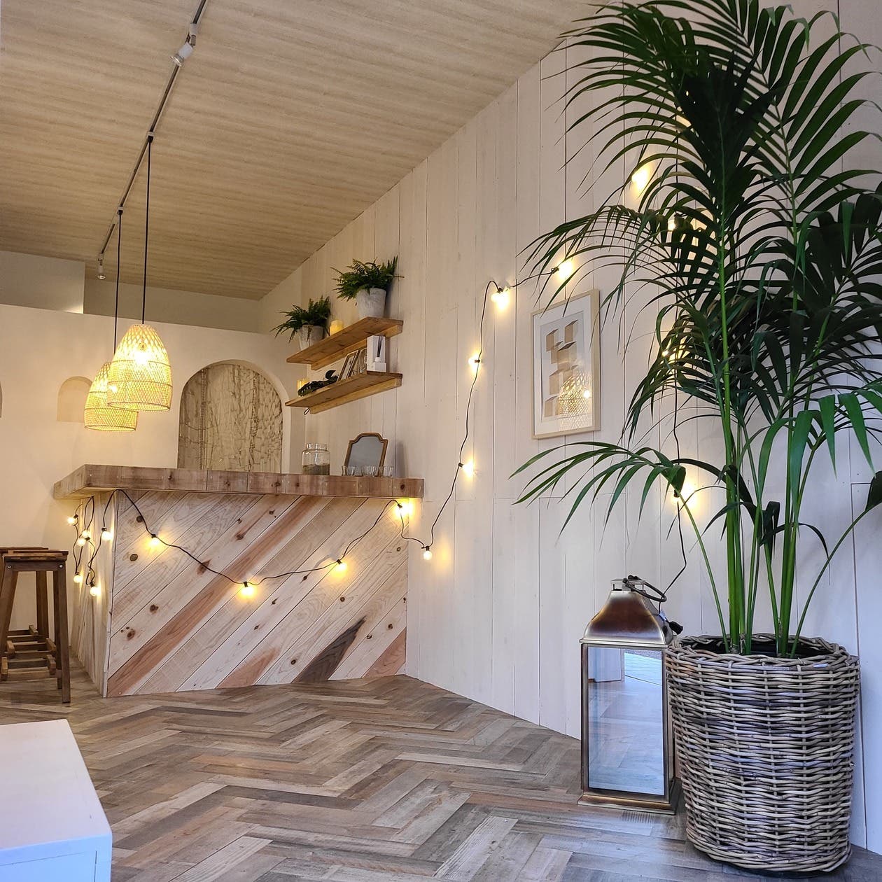 こじんまりとしたお洒落なLoungeの利用が可能。JR総武線 下総中山 徒歩5分の写真9