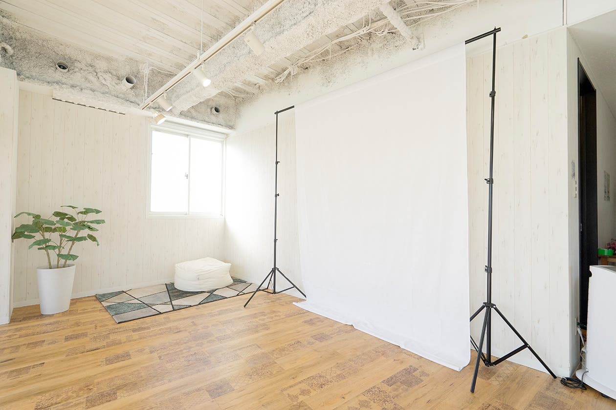 背景スタンド(サイズ調整可能・布付き)の画像1