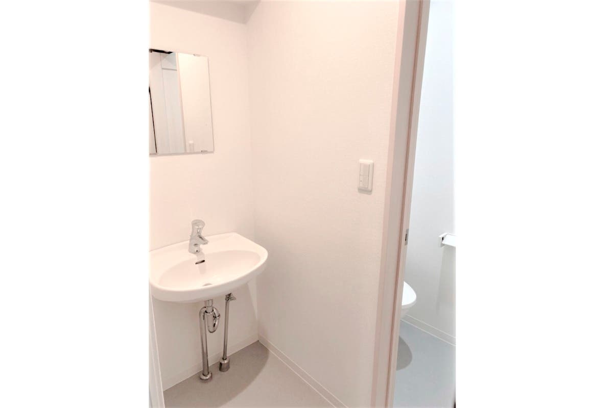 ライブ配信/テレワーク/Web会議/無料Wi－Fi完備/撮影用リングライト有/完全個室/2人掛けソファー【305号室】の写真8