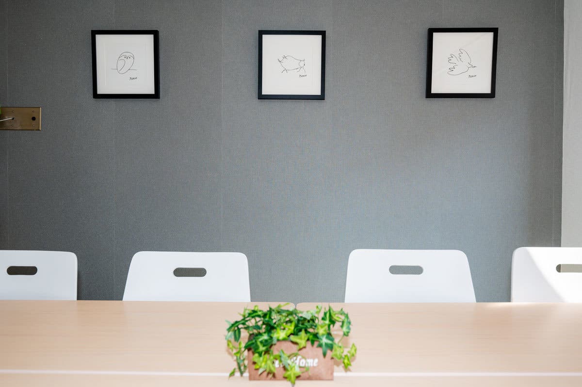 完全個室・Wi-Fi６あり【横浜駅徒歩３分】きれいなスペースで快適なテレワーク・会議ができる！の写真2