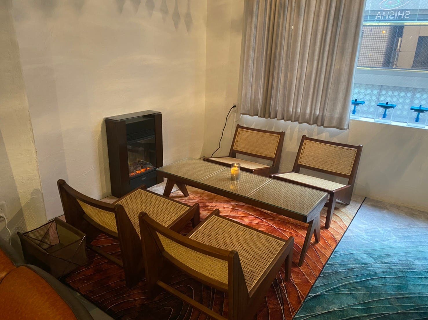 赤坂見附駅徒歩2分のシーシャカフェ＆バーの写真5