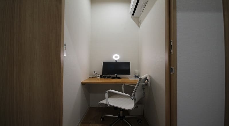 ■B：WEB会議ブース■【WEB会議】【オンライン商談】に最適！設備の整った専用個室です！