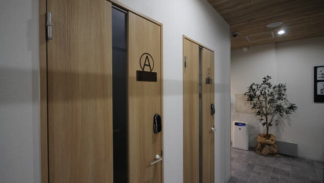 ■B:WEB会議ブース■【WEB会議】【オンライン商談】に最適!設備の整った専用個室です!の写真3