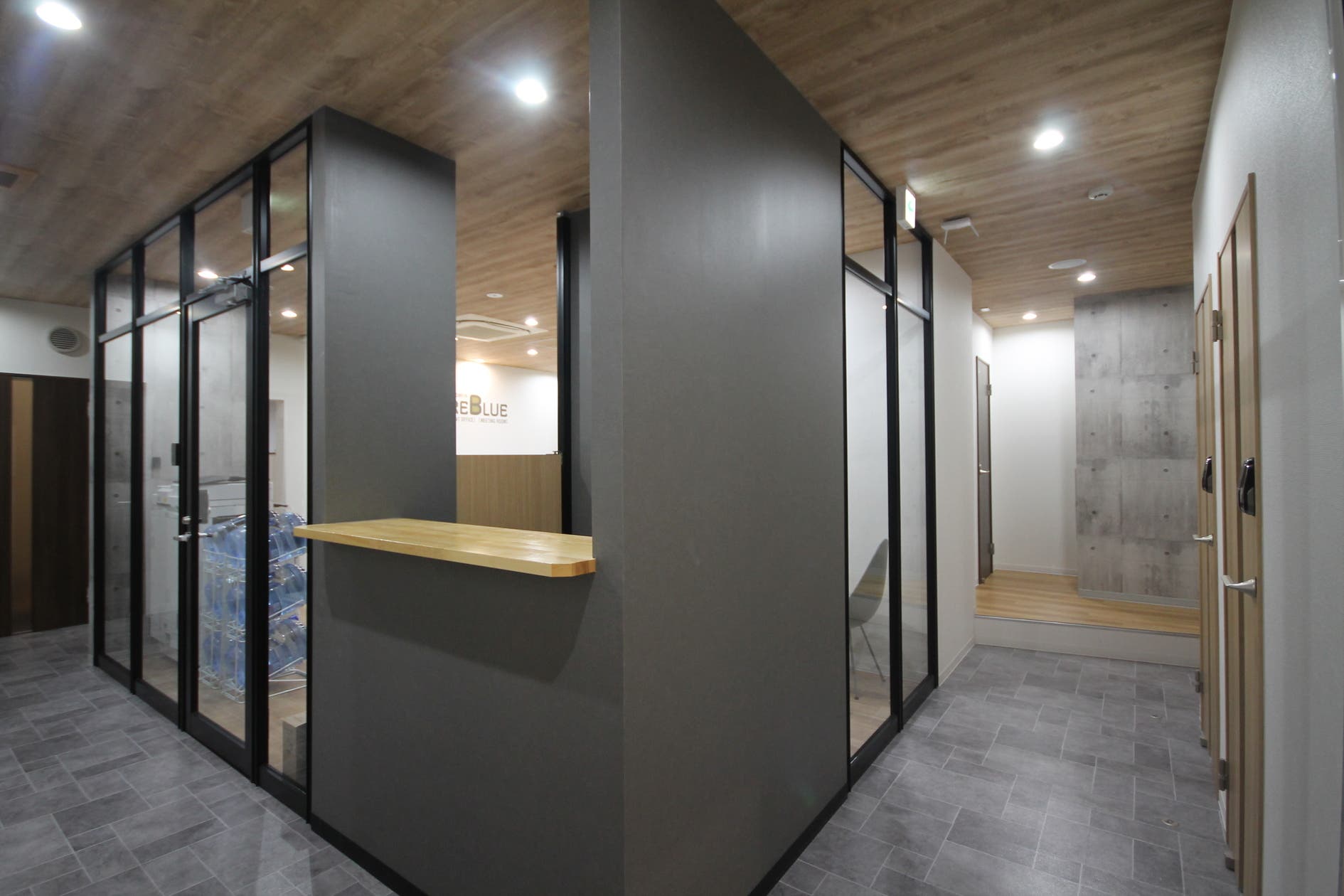 ■B：WEB会議ブース■【WEB会議】【オンライン商談】に最適！設備の整った専用個室です！の写真4