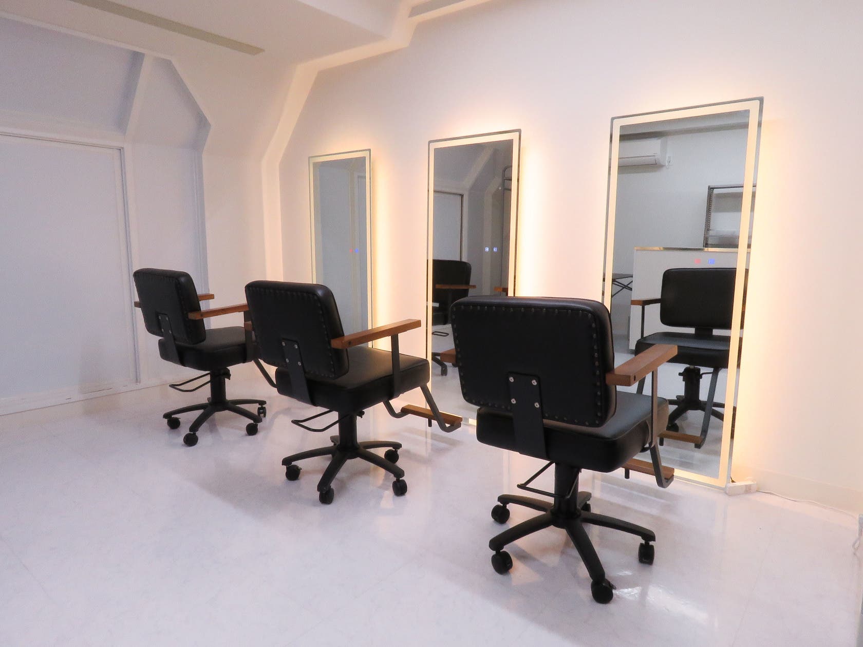 【原宿駅徒歩3分】竹下通り至近！自分だけのヘアメイクサロンを実現！ Youtube撮影OK! ロケ撮影控え室に！面貸しの写真24