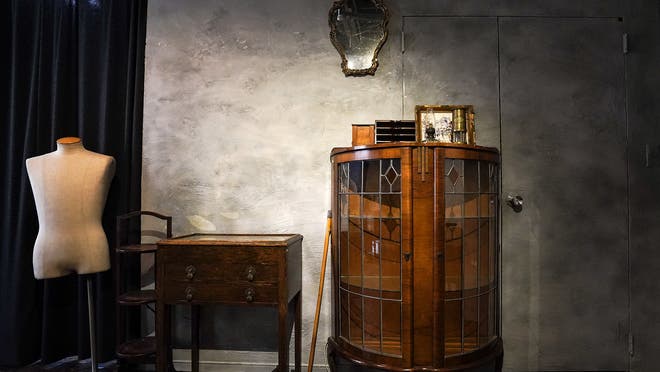 渋谷駅徒歩3分|古い外壁のような壁にアンティークが映える、廃墟をイメージした撮影スタジオ|シャビーシックな雰囲気の撮影に|Dstの写真9