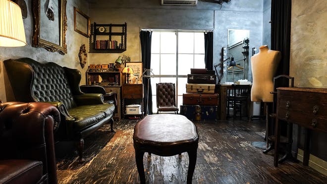 渋谷駅徒歩3分|古い外壁のような壁にアンティークが映える、廃墟をイメージした撮影スタジオ|シャビーシックな雰囲気の撮影に|Dstの写真8